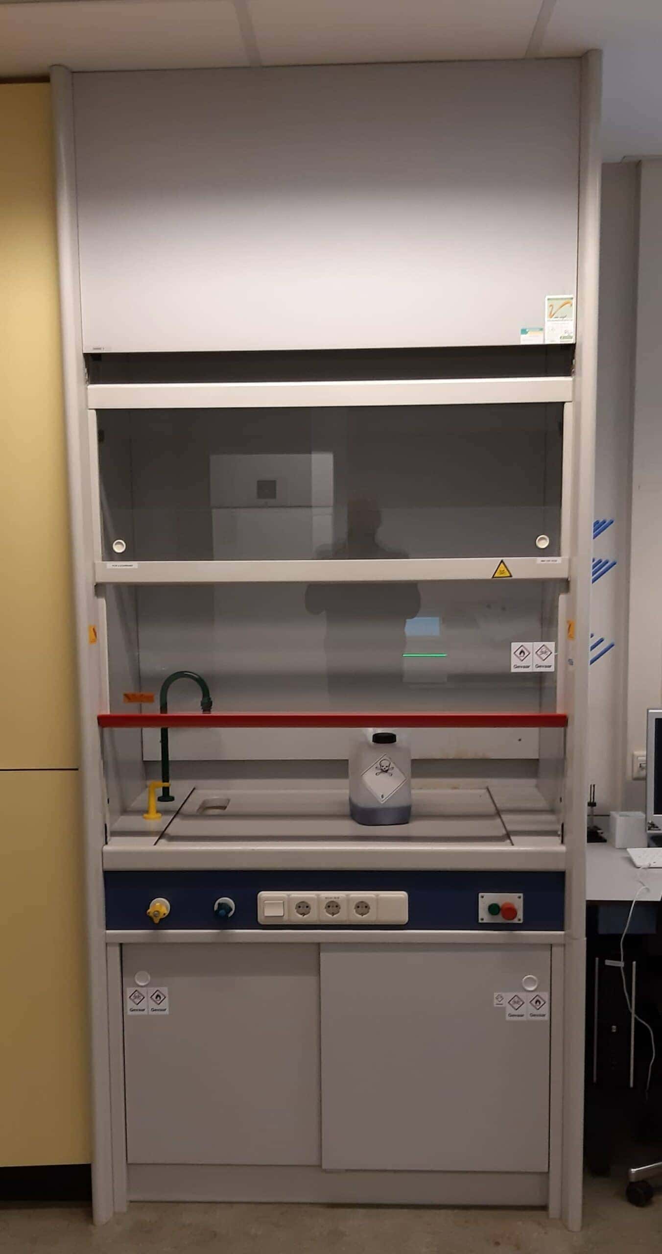 Vinitex 1200 Zuurkast - LabMakelaar Benelux