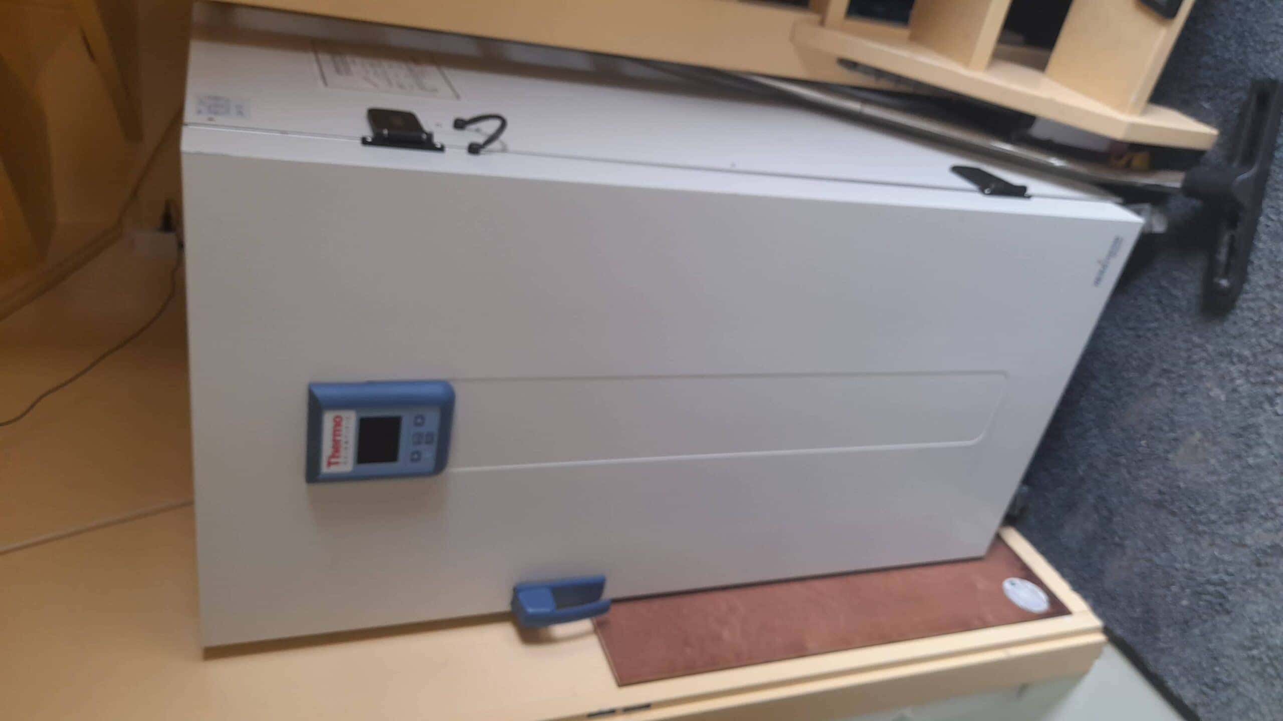 Thermo Heratherm IGS400 Broedstoof - LabMakelaar Benelux