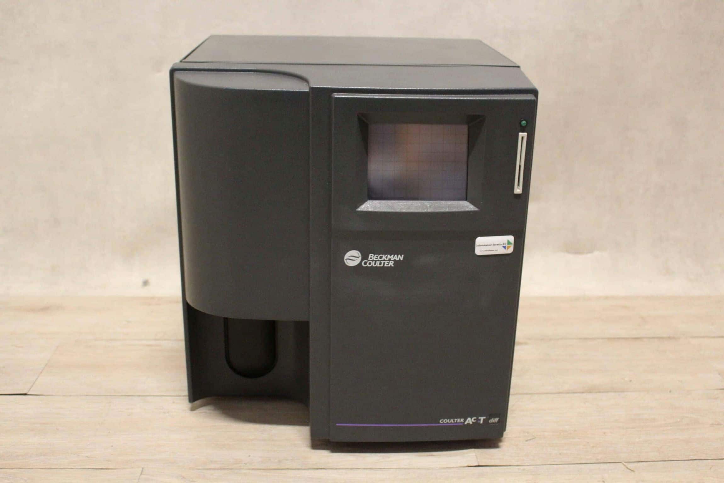 Beckman Coulter COULTER AC•T diff Hematologie Analysator - LabMakelaar ...