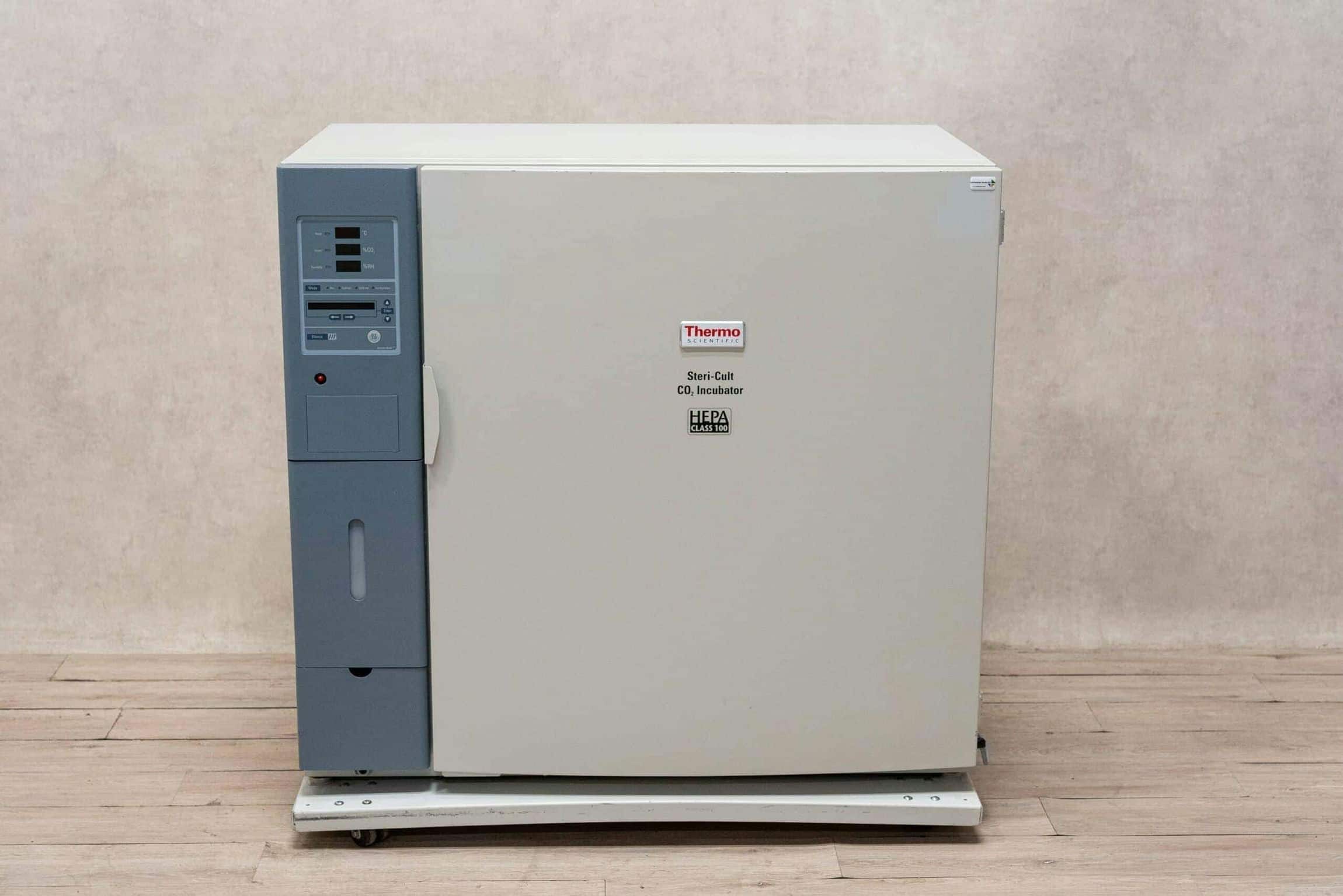 Thermo Forma Steri-Cult 3311 CO₂ Broedstoof - LabMakelaar Benelux